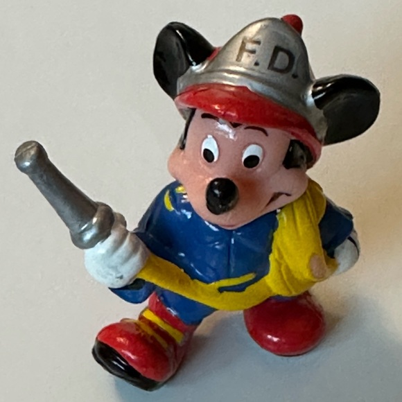Toys | Walt Disney Mickey Mouse As A Fireman Pvc Figure Applause 1986 ...